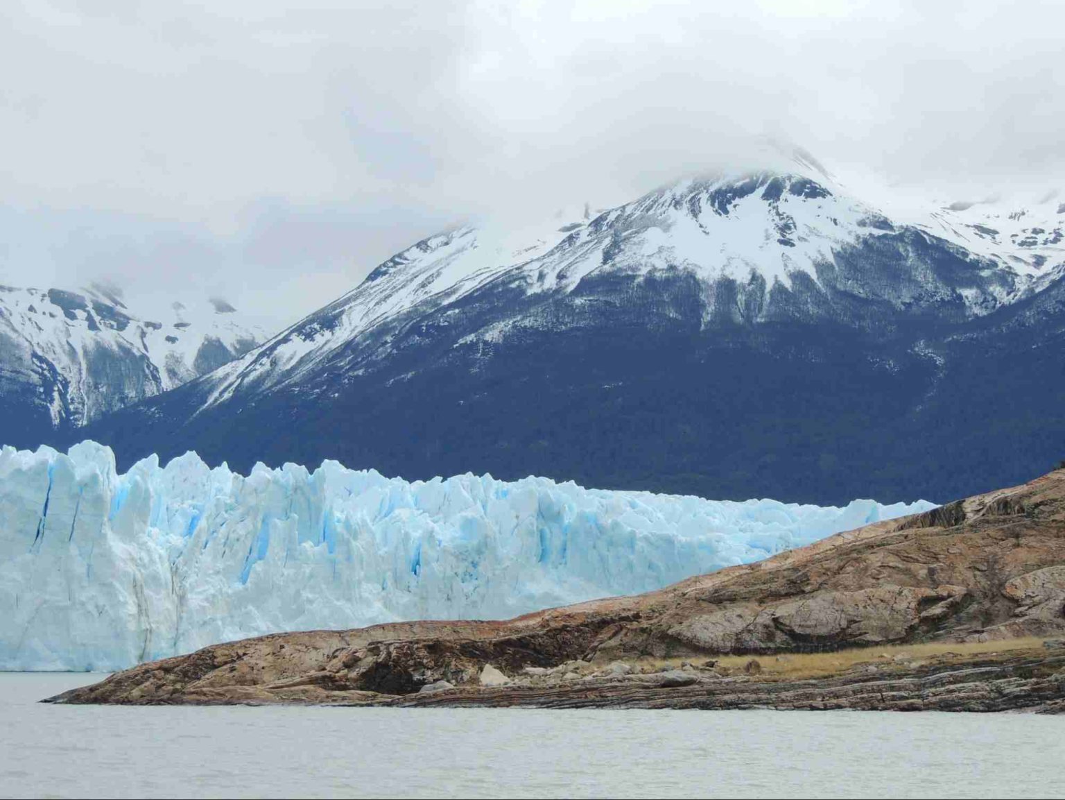 The Andes: Traveler's Guide to the Mountain Range in South America