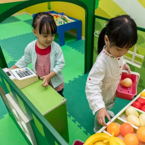 10 Spanish Role-Playing Scenarios to Use in Your Classroom