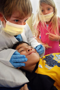 10 Spanish Role-Playing Scenarios to Use in Your Classroom