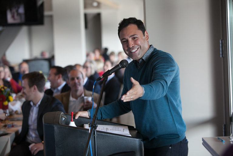 Oscar De La Hoya Biography (Free Spanish Lessons for Kids)